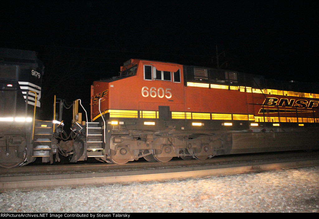 BNSF 6605